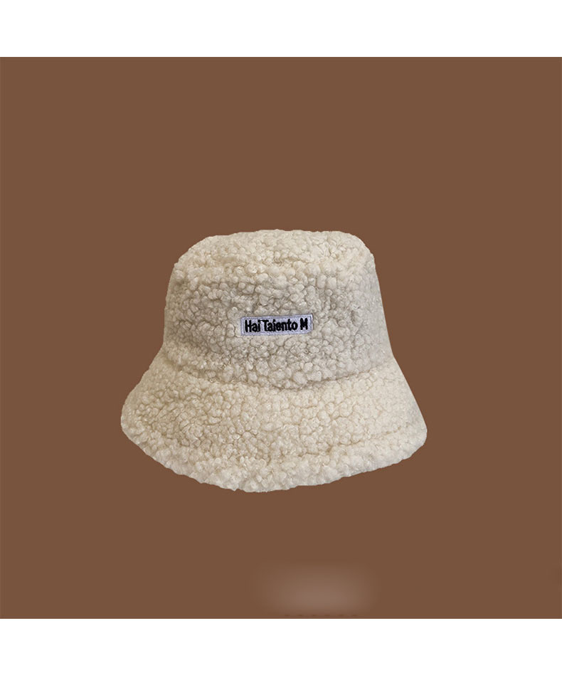 Badu Bg Дамска плюшена шапка тип идиотка Badu Bg