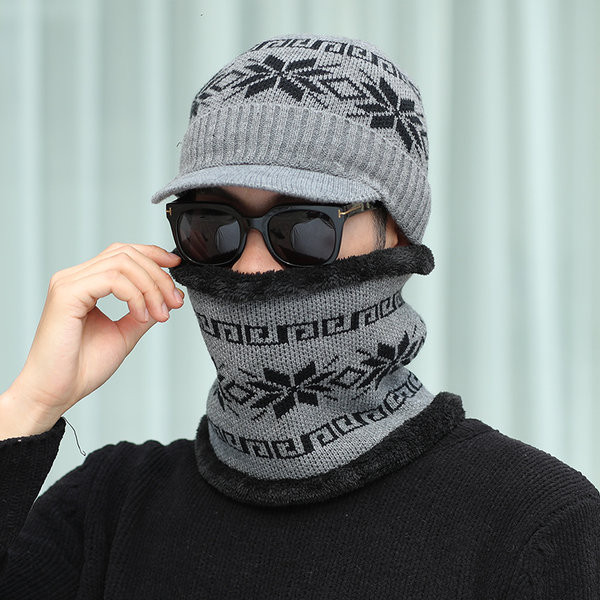 Badu Bg Мъжка плетена шапка с козирка и шал Badu Bg